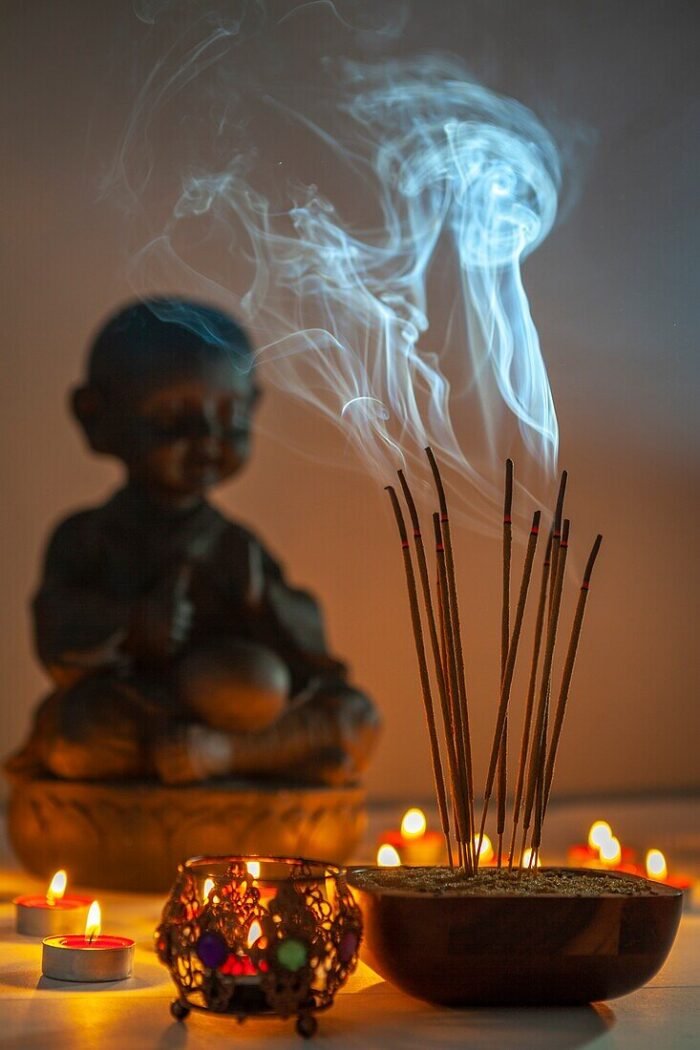 How to Burn Incense Properly — A Beginner’s Guide for Better Fragrance ...